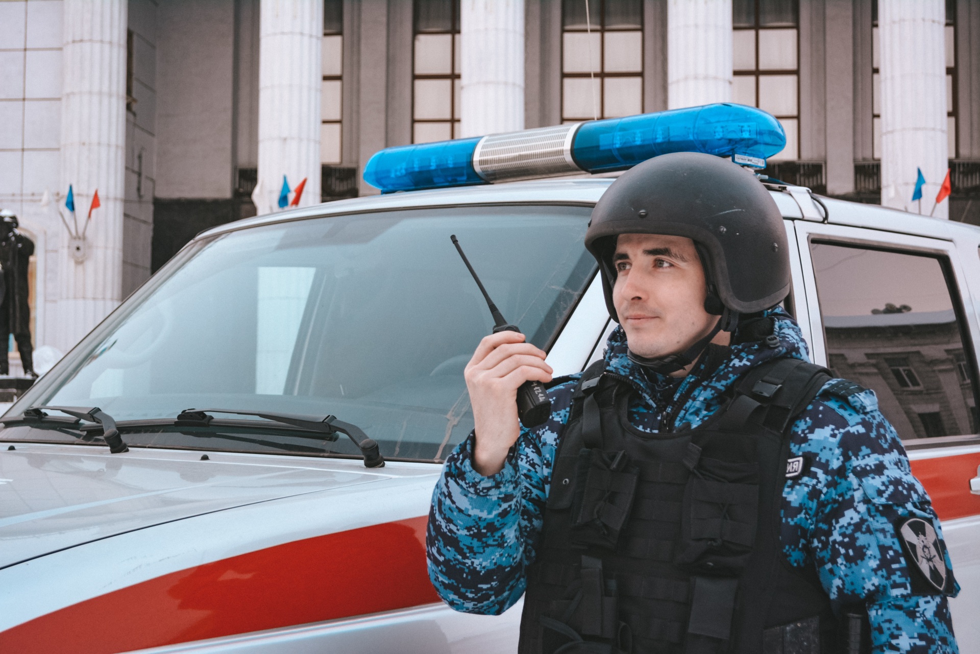 В Ухте росгвардейцы «выселили» из гостиницы буйного мужчину « БНК